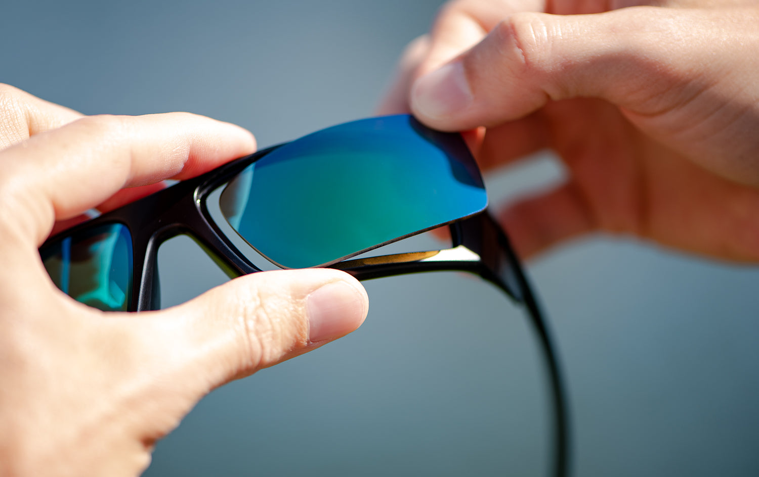 How to Install Oakley Replacement Lenses: Step-by-Step Guide – Revant ...